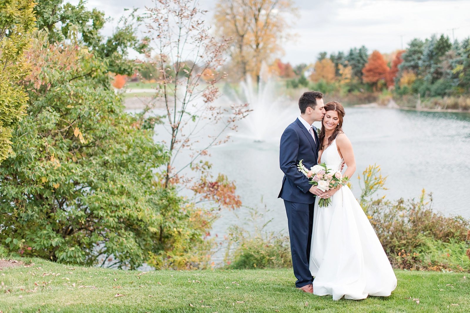 Fall Edgewater Wedding at Nationwide Hotel & Conference Center ...