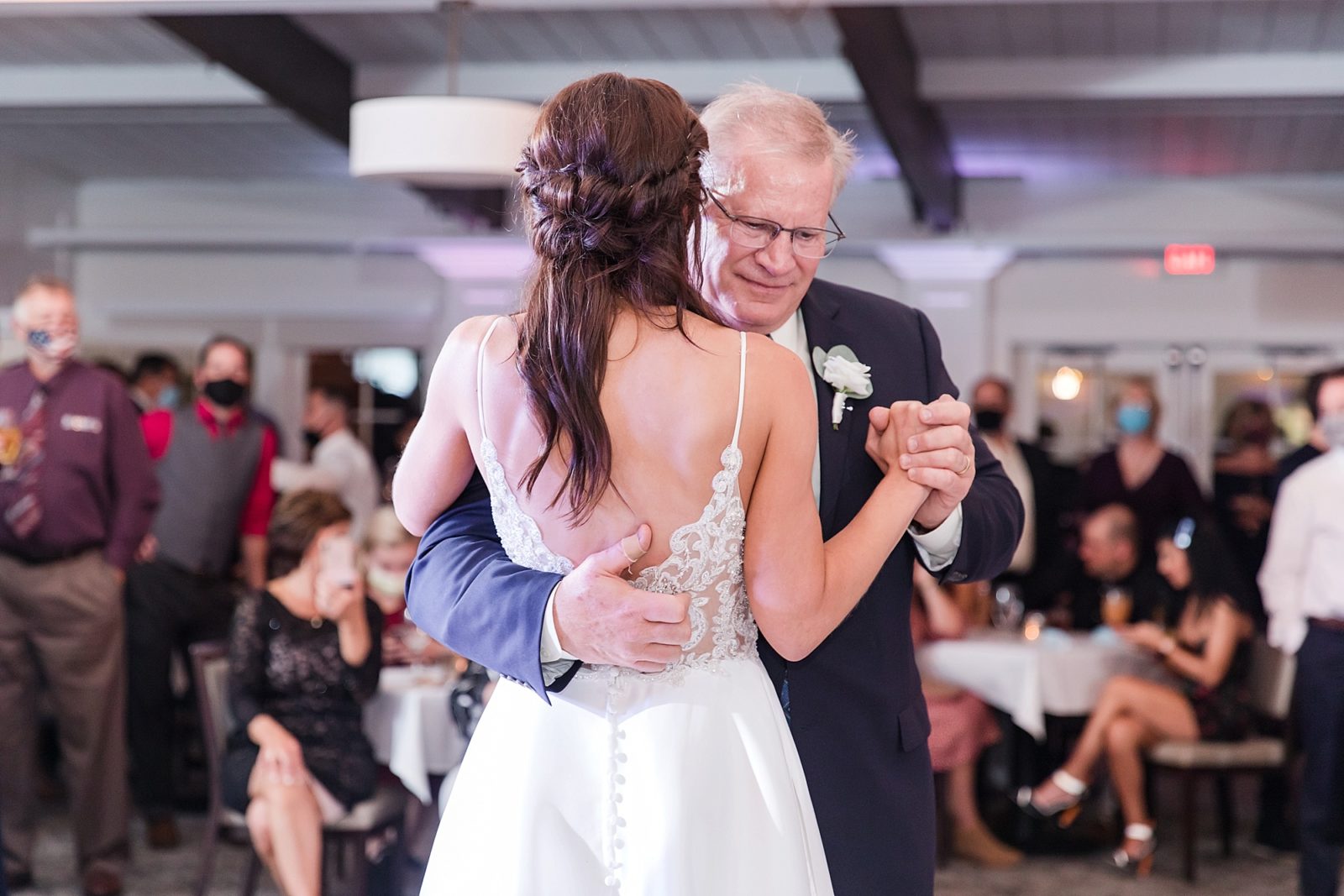 Fall Edgewater Wedding at Nationwide Hotel & Conference Center ...